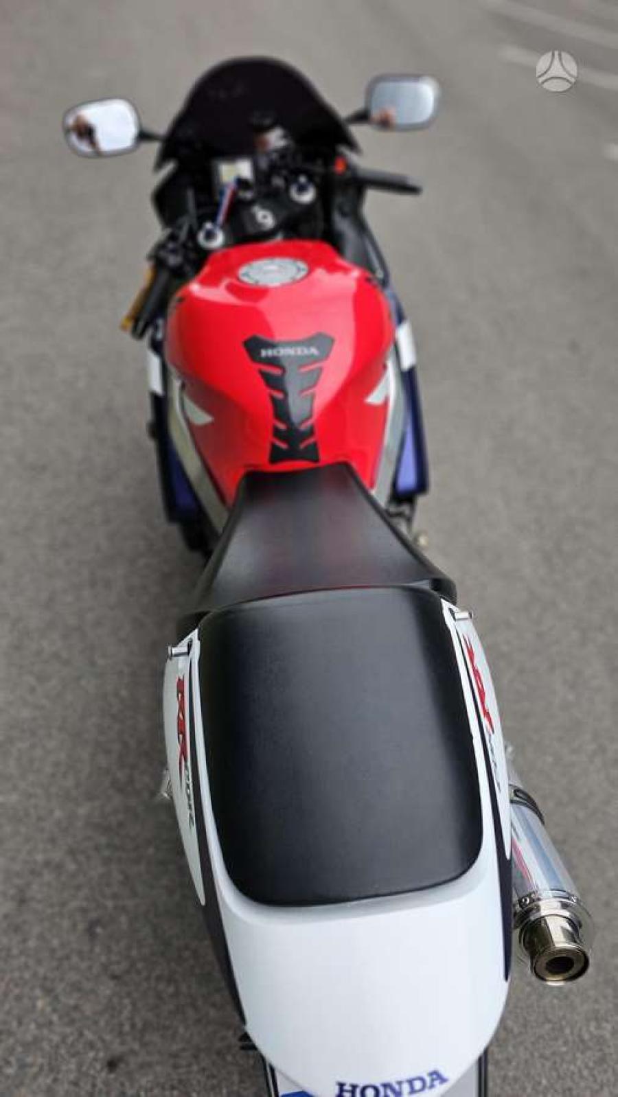 Honda Cbr 2000 in Kaunas, with an engine capacity of 0.93 L and mileage of 48 thousand km for 4800 €, photo 6 on AUTOMOTO.COM.LV