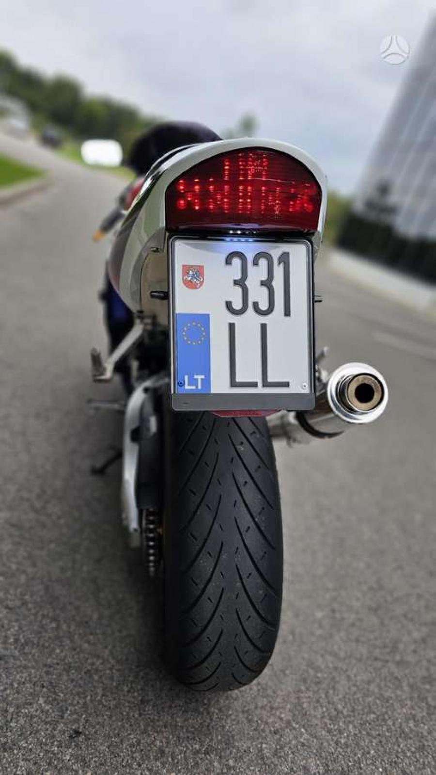 Honda Cbr 2000 in Kaunas, with an engine capacity of 0.93 L and mileage of 48 thousand km for 4800 €, photo 7 on AUTOMOTO.COM.LV