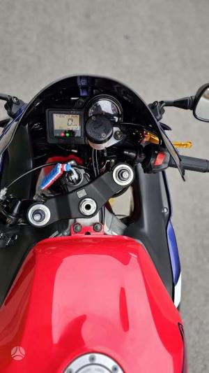Honda Cbr 2000 in Kaunas, with an engine capacity of 0.93 L and mileage of 48 thousand km for 4800 €, photo 9 on AUTOMOTO.COM.LV