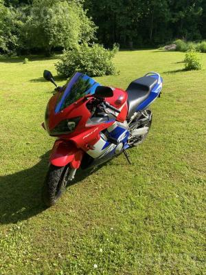 Honda Cbr 2001 Bauska, ar dzinēja tilpumu 0.60 L un nobraukumu 0 tūkst. km par 2090 €, foto  vietnē AUTOMOTO.COM.LV