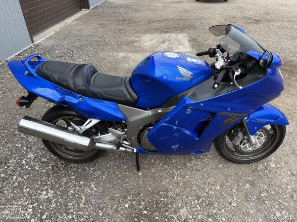 Honda Cbr 2001 Kelmė, ar dzinēja tilpumu 1.10 L un nobraukumu 76 tūkst. km par 1130 €, foto 2 vietnē AUTOMOTO.COM.LV