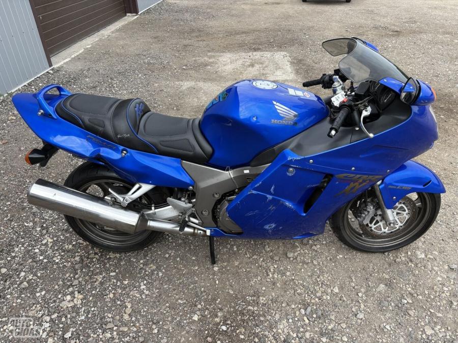 Honda Cbr 2001 Kelmė, ar dzinēja tilpumu 1.10 L un nobraukumu 76 tūkst. km par 1130 €, foto 3 vietnē AUTOMOTO.COM.LV