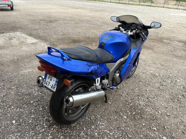 Honda Cbr 2001 Kelmė, ar dzinēja tilpumu 1.10 L un nobraukumu 76 tūkst. km par 1130 €, foto 3 vietnē AUTOMOTO.COM.LV