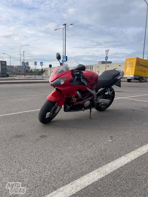 Honda Cbr 2001 Viļņa, ar dzinēja tilpumu 0.60 L un nobraukumu 51 tūkst. km par 2200 €, foto  vietnē AUTOMOTO.COM.LV