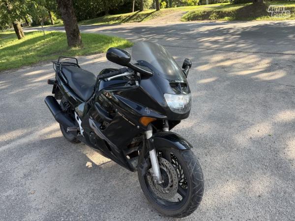 Honda Cbr 2001 in Vilnius, with an engine capacity of 0.00 L and mileage of 0 thousand km for 1500 €, photo 2 on AUTOMOTO.COM.LV