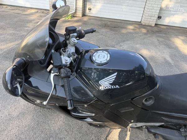 Honda Cbr 2001 in Vilnius, with an engine capacity of 0.00 L and mileage of 0 thousand km for 1500 €, photo 7 on AUTOMOTO.COM.LV