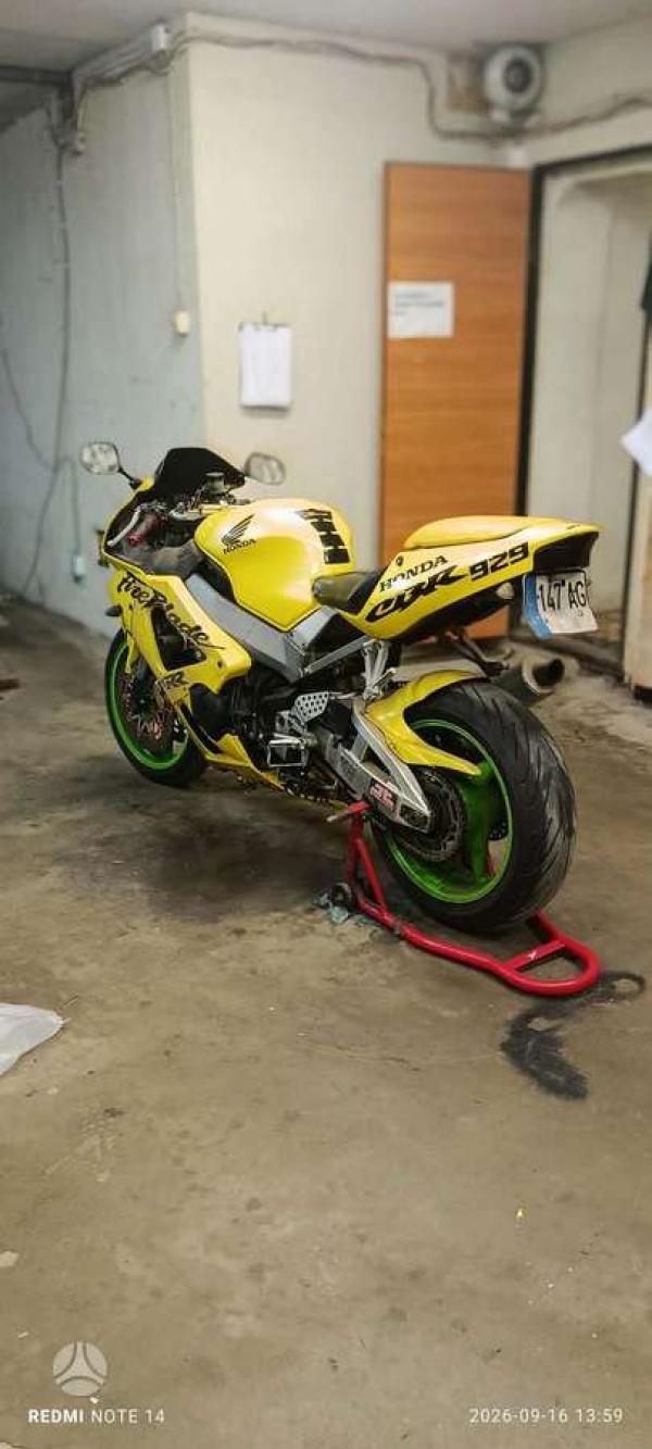 Honda Cbr 2001 in Panevezys, with an engine capacity of 0.93 L and mileage of 24 thousand km for 2000 €, photo 1 on AUTOMOTO.COM.LV