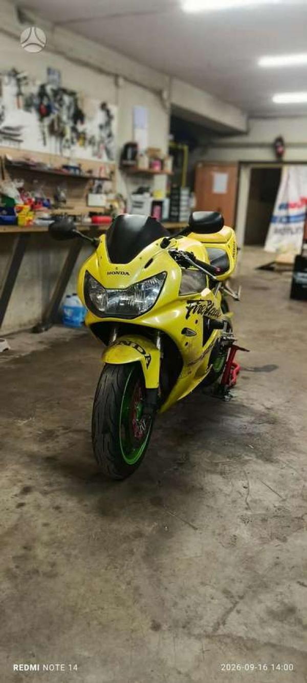 Honda Cbr 2001 in Panevezys, with an engine capacity of 0.93 L and mileage of 24 thousand km for 2000 €, photo 4 on AUTOMOTO.COM.LV