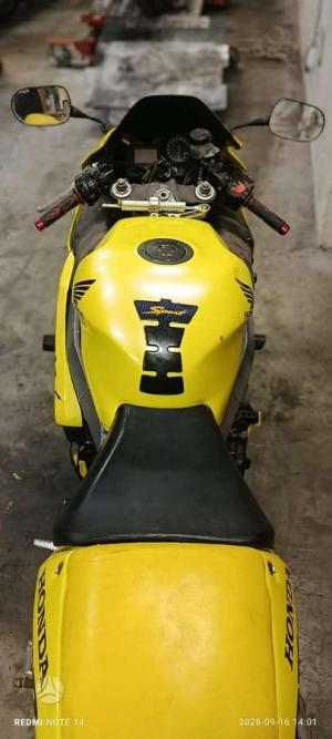 Honda Cbr 2001 in Panevezys, with an engine capacity of 0.93 L and mileage of 24 thousand km for 2000 €, photo 7 on AUTOMOTO.COM.LV
