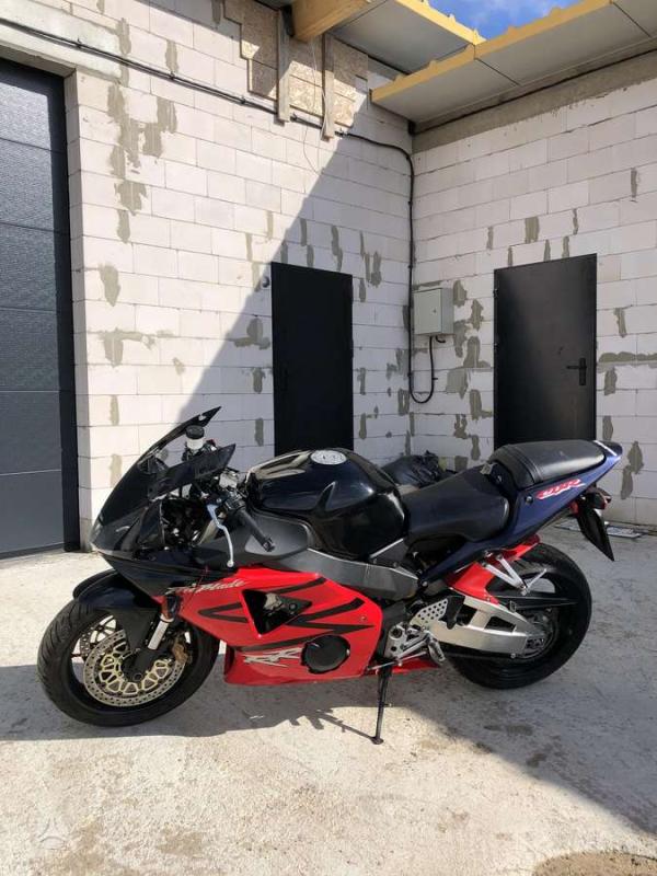 Honda Cbr 2002 Marijampole, ar dzinēja tilpumu 0.95 L un nobraukumu 57 tūkst. km par 2200 €, foto 1 vietnē AUTOMOTO.COM.LV
