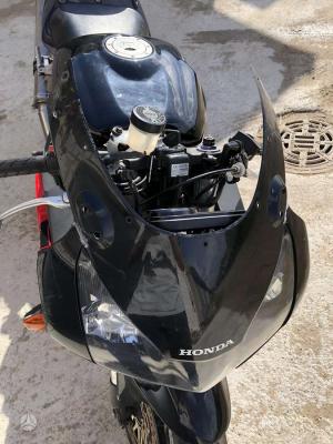 Honda Cbr 2002 Marijampole, ar dzinēja tilpumu 0.95 L un nobraukumu 57 tūkst. km par 2200 €, foto 3 vietnē AUTOMOTO.COM.LV