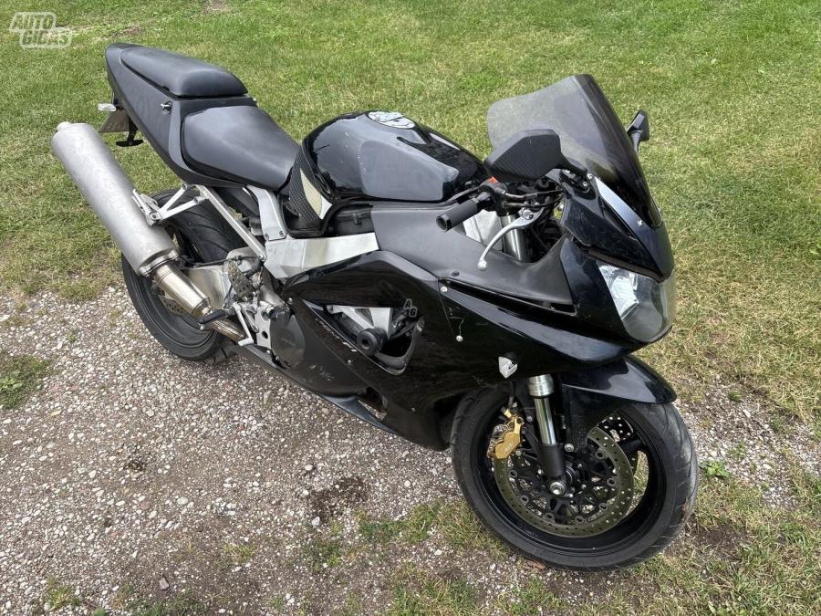 Honda Cbr 2002 Raseiniai, ar dzinēja tilpumu 0.00 L un nobraukumu 0 tūkst. km par 2200 €, foto 3 vietnē AUTOMOTO.COM.LV