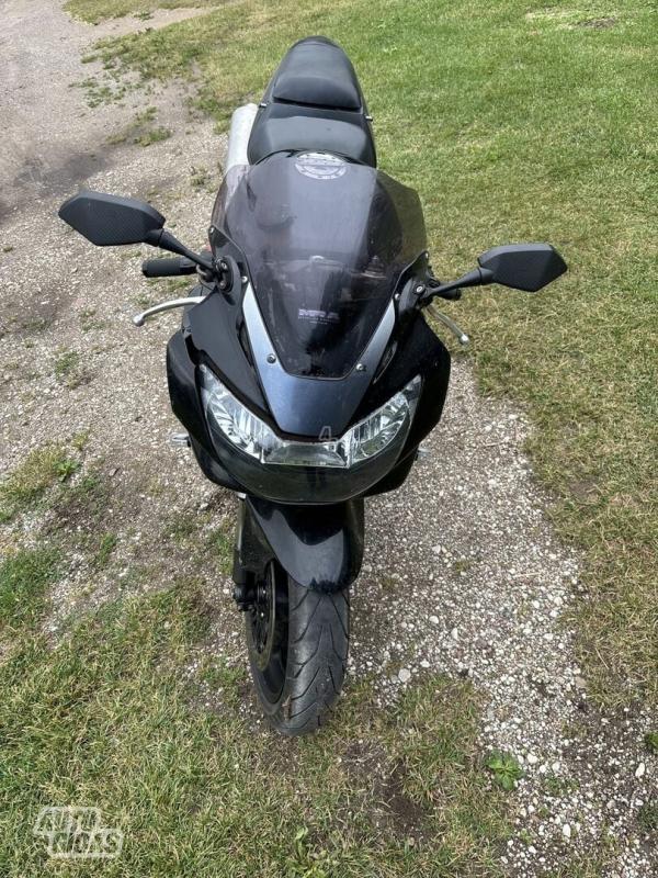 Honda Cbr 2002 Raseiniai, ar dzinēja tilpumu 0.00 L un nobraukumu 0 tūkst. km par 2200 €, foto 3 vietnē AUTOMOTO.COM.LV