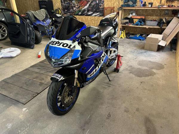 Honda Cbr 2002 in Marijampole, with an engine capacity of 0.95 L and mileage of 40 thousand km for 3300 €, photo 2 on AUTOMOTO.COM.LV