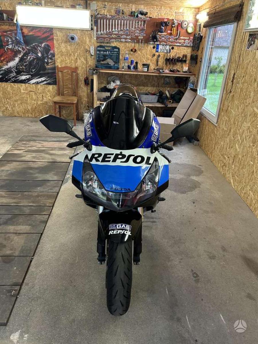 Хонда Cbr 2002 в Мариямполе, объемом двигателя 0.95 л и пробегом 40 тыс. км за 3300 €, фото 5 на AUTOMOTO.COM.LV