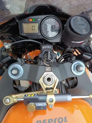 Хонда Cbr 2002 в Паневежис, объемом двигателя 0.95 л и пробегом 40 тыс. км за 2800 €, фото 3 на AUTOMOTO.COM.LV