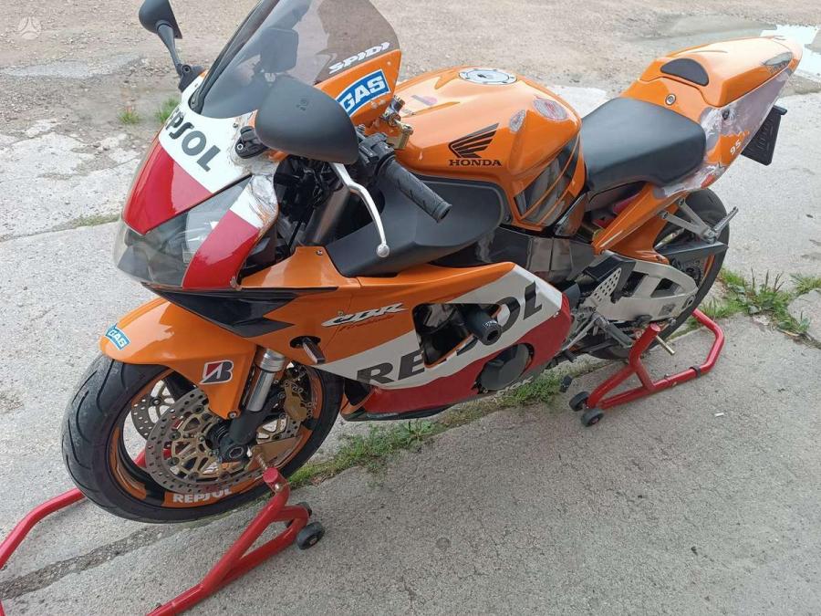 Хонда Cbr 2002 в Паневежис, объемом двигателя 0.95 л и пробегом 40 тыс. км за 2800 €, фото 6 на AUTOMOTO.COM.LV