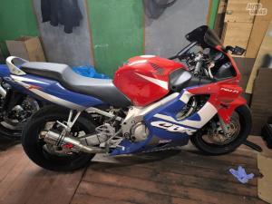 Honda Cbr 2002 Panevēža, ar dzinēja tilpumu 0.00 L un nobraukumu 0 tūkst. km par 2350 €, foto 3 vietnē AUTOMOTO.COM.LV