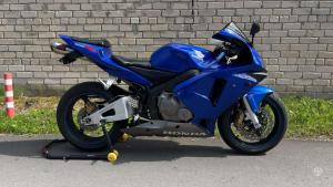 Honda Cbr 2003 in Klaipeda, with an engine capacity of 0.60 L and mileage of 44 thousand km for 3750 €, photo 3 on AUTOMOTO.COM.LV