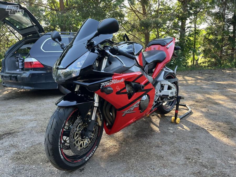Honda Cbr 2003 in Marijampole, with an engine capacity of 0.90 L and mileage of 0 thousand km for 2500 €, photo 6 on AUTOMOTO.COM.LV