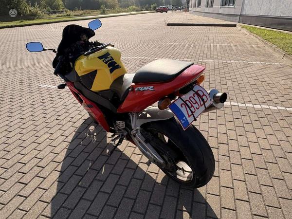 Honda Cbr 2003 in Vilnius, with an engine capacity of 0.95 L and mileage of 66 thousand km for 2900 €, photo 4 on AUTOMOTO.COM.LV