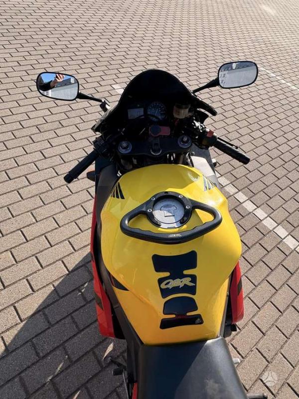 Honda Cbr 2003 in Vilnius, with an engine capacity of 0.95 L and mileage of 66 thousand km for 2900 €, photo 6 on AUTOMOTO.COM.LV