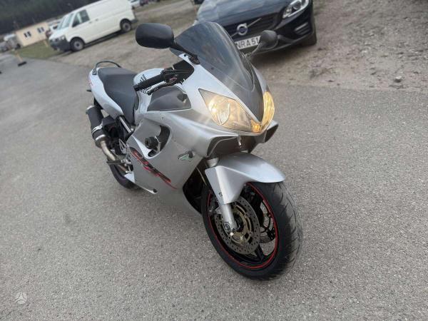 Honda Cbr 2004 in Vilnius, with an engine capacity of 0.60 L and mileage of 32 thousand km for 2800 €, photo 3 on AUTOMOTO.COM.LV