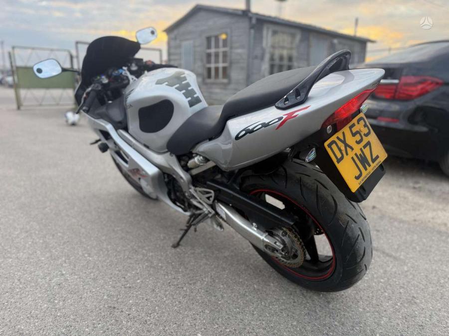 Honda Cbr 2004 in Vilnius, with an engine capacity of 0.60 L and mileage of 32 thousand km for 2800 €, photo 8 on AUTOMOTO.COM.LV