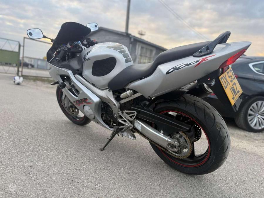 Honda Cbr 2004 in Vilnius, with an engine capacity of 0.60 L and mileage of 32 thousand km for 2800 €, photo 9 on AUTOMOTO.COM.LV