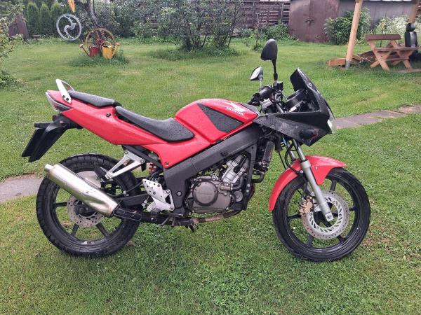 Honda Cbr 2004 in Utena, with an engine capacity of 0.13 L and mileage of 11 thousand km for 670 €, photo 2 on AUTOMOTO.COM.LV