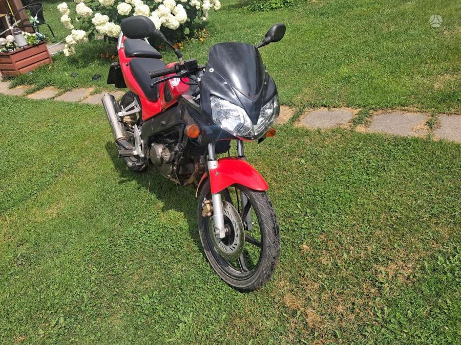 Honda Cbr 2004 in Utena, with an engine capacity of 0.13 L and mileage of 11 thousand km for 670 €, photo 4 on AUTOMOTO.COM.LV
