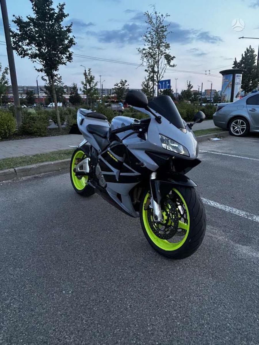 Honda Cbr 2004 in Vilnius, with an engine capacity of 0.60 L and mileage of 65 thousand km for 3300 €, photo 1 on AUTOMOTO.COM.LV