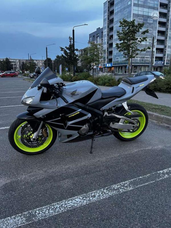Honda Cbr 2004 in Vilnius, with an engine capacity of 0.60 L and mileage of 65 thousand km for 3300 €, photo 4 on AUTOMOTO.COM.LV