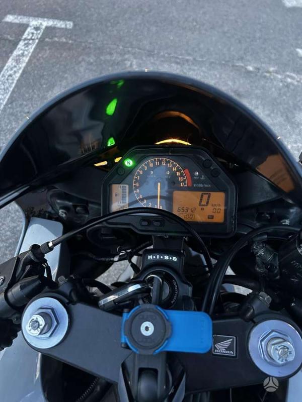 Honda Cbr 2004 in Vilnius, with an engine capacity of 0.60 L and mileage of 65 thousand km for 3300 €, photo 8 on AUTOMOTO.COM.LV