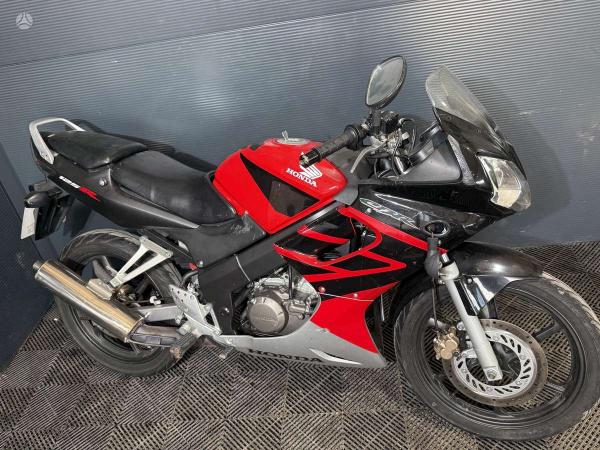 Honda Cbr 2004 in Taurage, with an engine capacity of 0.13 L and mileage of 6 thousand km for 950 €, photo 2 on AUTOMOTO.COM.LV