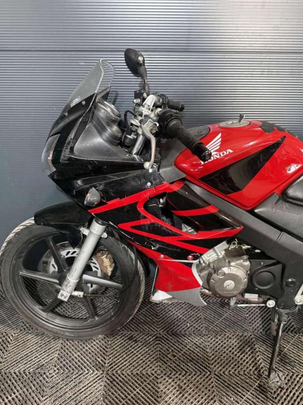 Honda Cbr 2004 in Taurage, with an engine capacity of 0.13 L and mileage of 6 thousand km for 950 €, photo 4 on AUTOMOTO.COM.LV