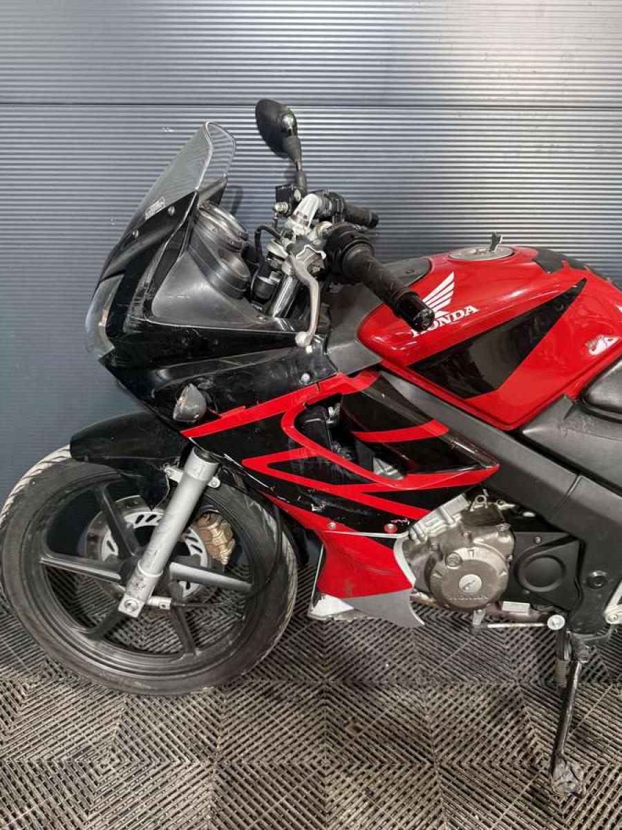 Honda Cbr 2004 Tauragė, ar dzinēja tilpumu 0.13 L un nobraukumu 6 tūkst. km par 950 €, foto 5 vietnē AUTOMOTO.COM.LV