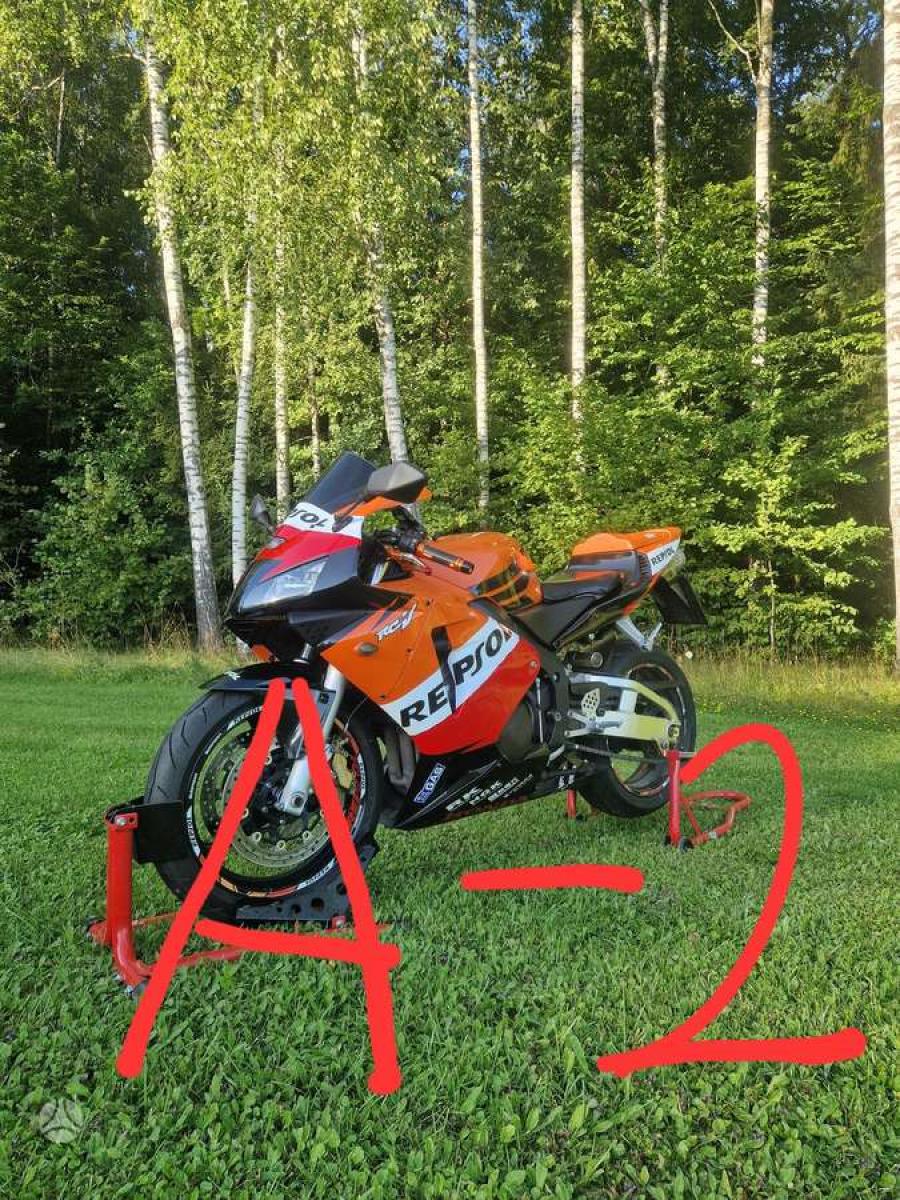 Honda Cbr 2004 Kauņa, ar dzinēja tilpumu 0.60 L un nobraukumu 42 tūkst. km par 3800 €, foto 1 vietnē AUTOMOTO.COM.LV