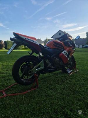 Honda Cbr 2004 Kauņa, ar dzinēja tilpumu 0.60 L un nobraukumu 42 tūkst. km par 3800 €, foto 6 vietnē AUTOMOTO.COM.LV