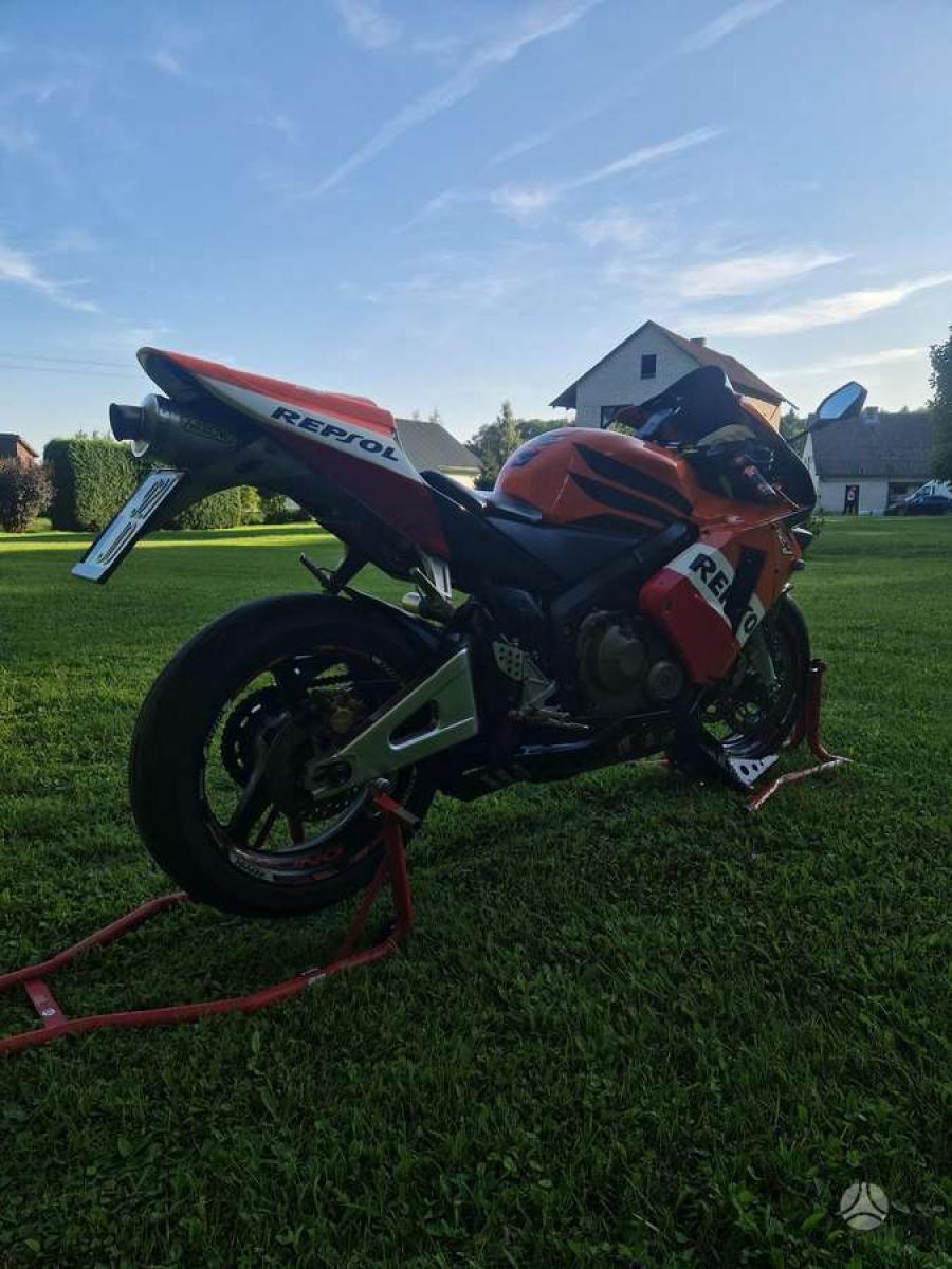 Honda Cbr 2004 Kauņa, ar dzinēja tilpumu 0.60 L un nobraukumu 42 tūkst. km par 3800 €, foto 6 vietnē AUTOMOTO.COM.LV
