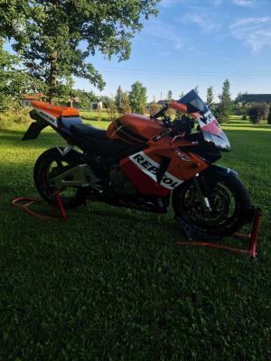Honda Cbr 2004 Kauņa, ar dzinēja tilpumu 0.60 L un nobraukumu 42 tūkst. km par 3800 €, foto 7 vietnē AUTOMOTO.COM.LV