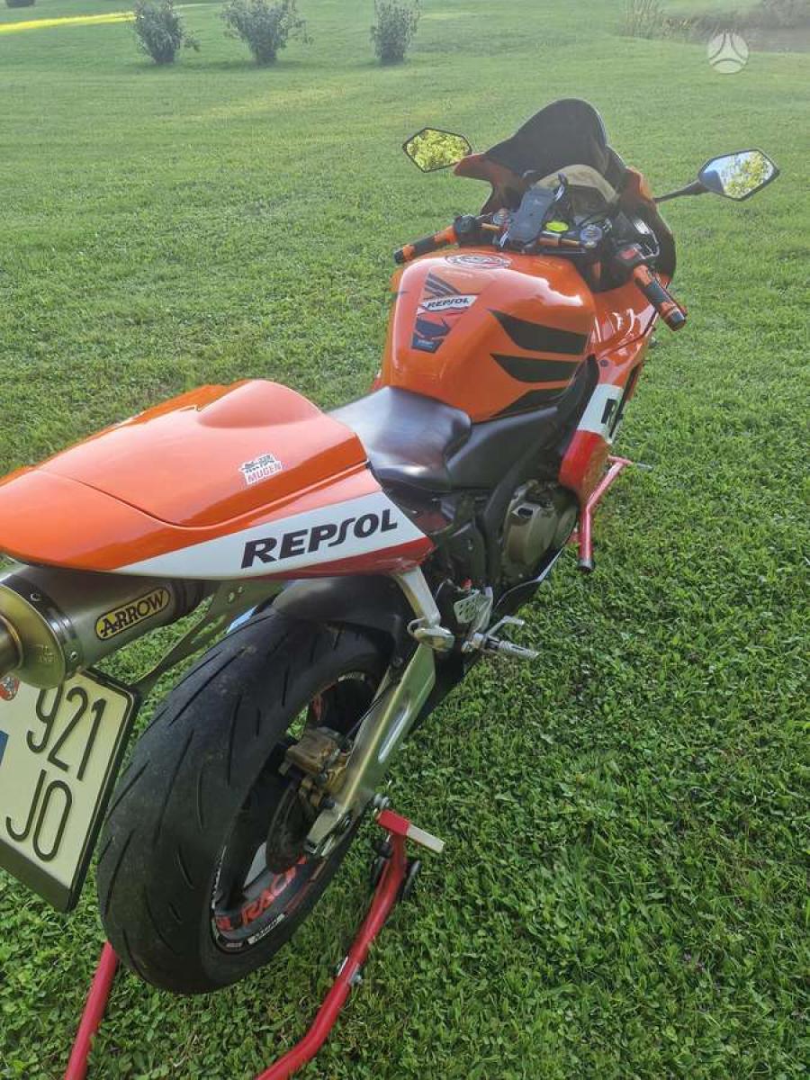 Honda Cbr 2004 Kauņa, ar dzinēja tilpumu 0.60 L un nobraukumu 42 tūkst. km par 3800 €, foto 9 vietnē AUTOMOTO.COM.LV