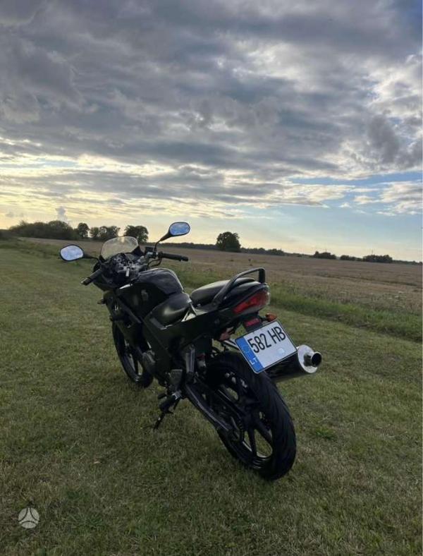 Хонда Cbr 2004 в Паневежис, объемом двигателя 0.13 л и пробегом 36 тыс. км за 1500 €, фото 3 на AUTOMOTO.COM.LV