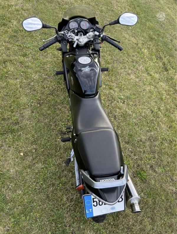 Хонда Cbr 2004 в Паневежис, объемом двигателя 0.13 л и пробегом 36 тыс. км за 1500 €, фото 4 на AUTOMOTO.COM.LV