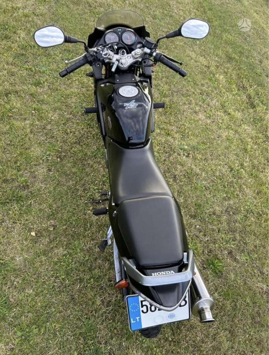 Хонда Cbr 2004 в Паневежис, объемом двигателя 0.13 л и пробегом 36 тыс. км за 1500 €, фото 5 на AUTOMOTO.COM.LV