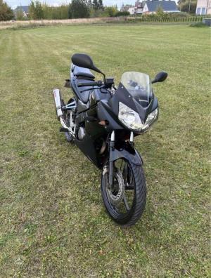 Хонда Cbr 2004 в Паневежис, объемом двигателя 0.13 л и пробегом 36 тыс. км за 1500 €, фото 6 на AUTOMOTO.COM.LV