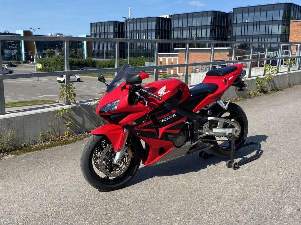 Хонда Cbr 2004 в Каунас, объемом двигателя 0.60 л и пробегом 62 тыс. км за 3200 €, фото 1 на AUTOMOTO.COM.LV