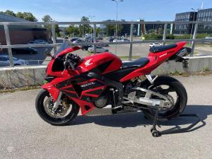 Honda Cbr 2004 Kauņa, ar dzinēja tilpumu 0.60 L un nobraukumu 62 tūkst. km par 3200 €, foto 3 vietnē AUTOMOTO.COM.LV