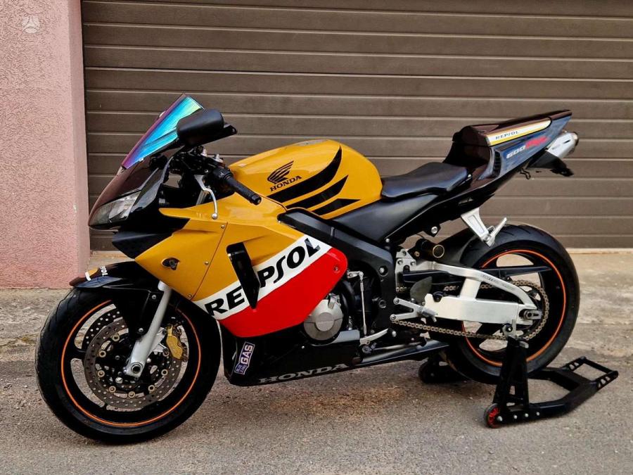 Хонда Cbr 2004 в Вильнюс, объемом двигателя 0.60 л и пробегом 39 тыс. км за 3450 €, фото 5 на AUTOMOTO.COM.LV