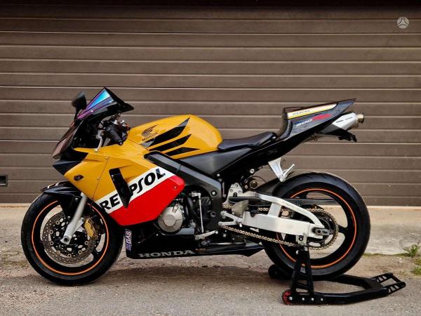 Honda Cbr 2004 Viļņa, ar dzinēja tilpumu 0.60 L un nobraukumu 39 tūkst. km par 3450 €, foto 6 vietnē AUTOMOTO.COM.LV